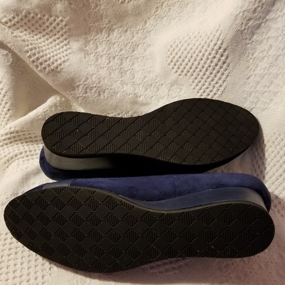 Earthies | Shoes | Earthies Bondy Wedge 1 B Navy Blue Suede Low Heel ...